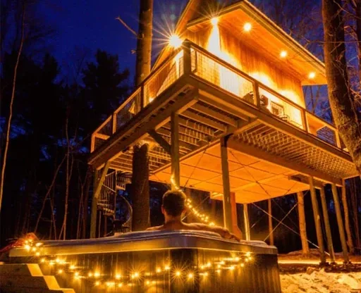 Best Treehouse Cabins in Maine ️ (For every taste & budget)